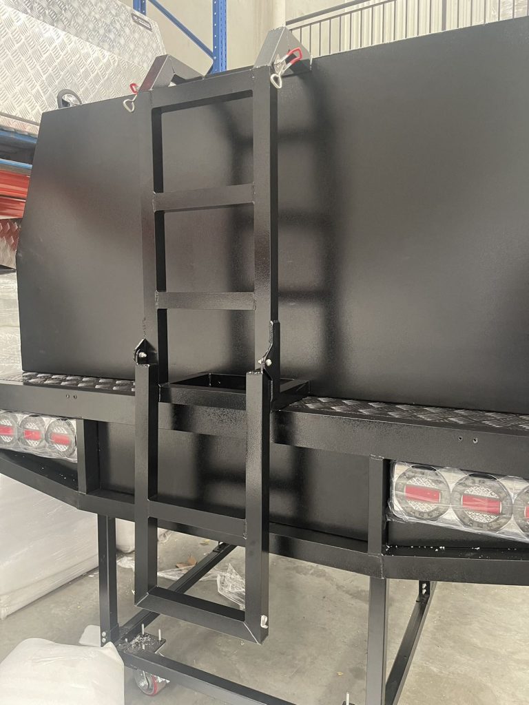 Rear drop down ladder black – Mying